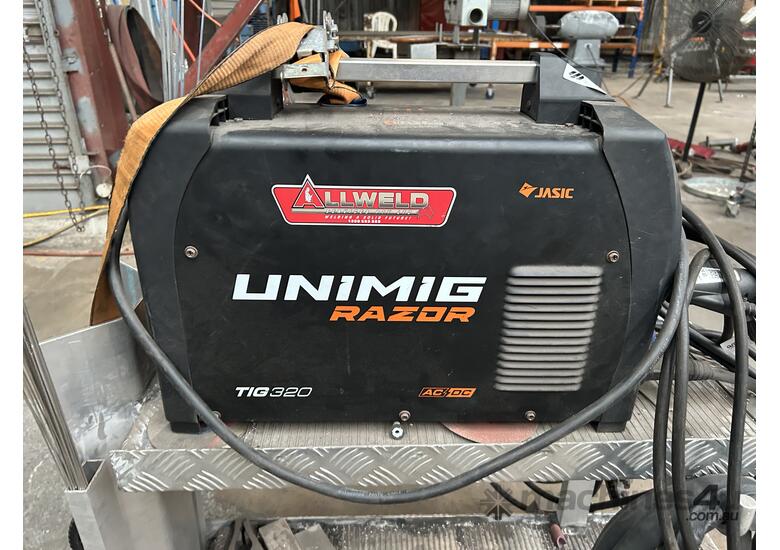Used unimig Unimig Razor 320 Welder (1073045) - Listed on Machines4u