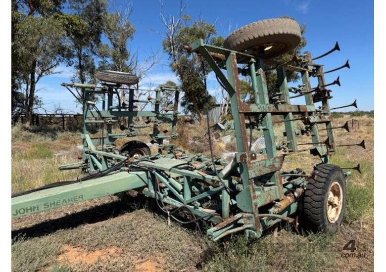 Used john shearer Folding Wing Scarifier Tillage Equipment (1073145 ...