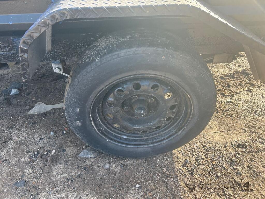 Buy Used 2002 Great Western Trailers 2002 Great Western Trailers 7x4 ...