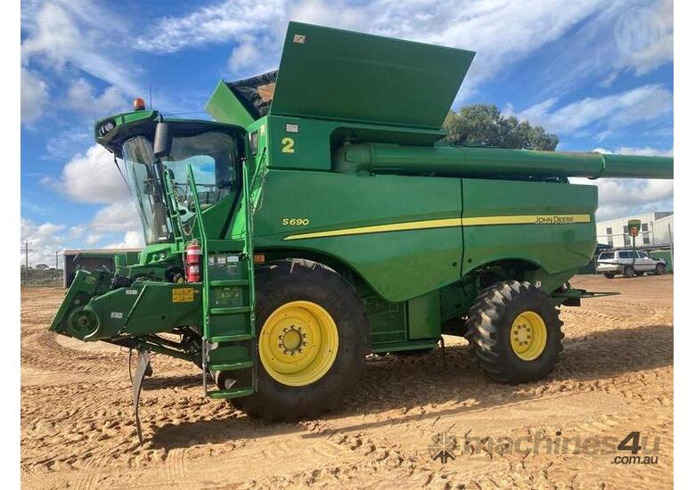 Used John Deere John Deere S690 ON Front Combine Harvester in ...