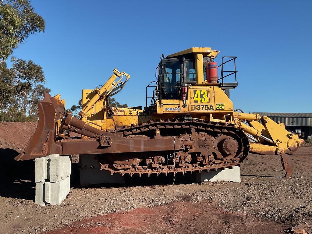 Used komatsu D375A Dozer (1118646)