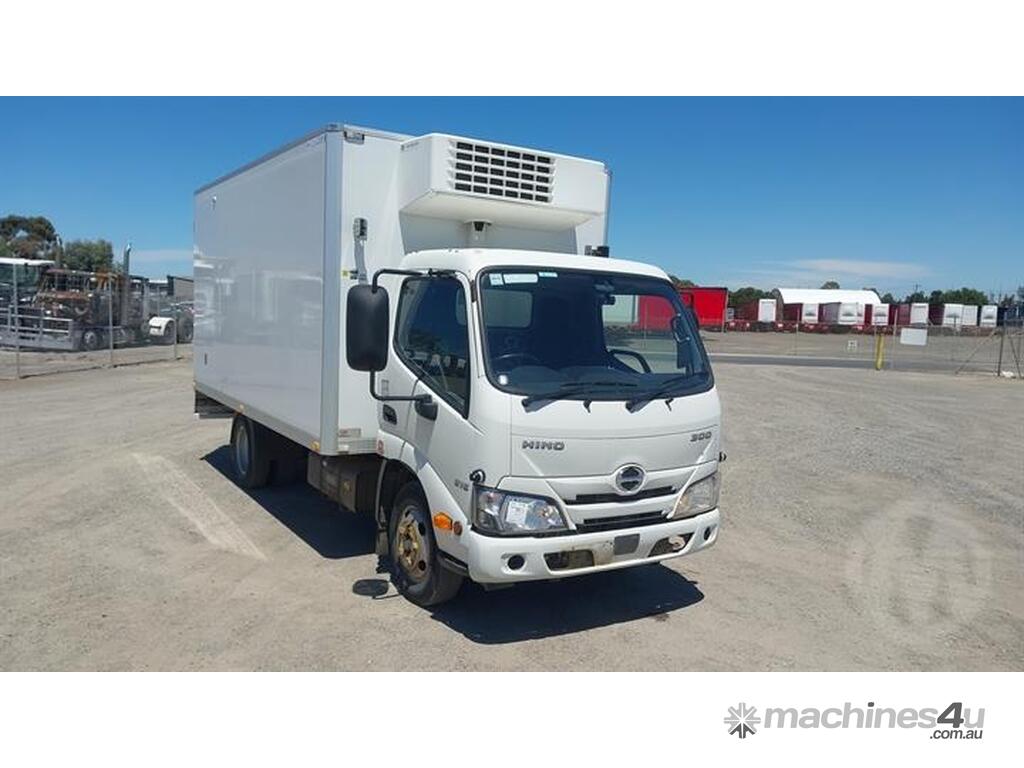 Buy Used Hino 300 Cab Chassis (1198747)