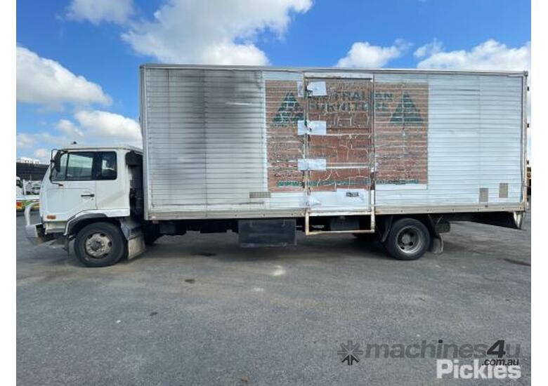 Buy Used 1998 nissan ud 1998 Nissan UD PKB210 Pantech Caravan Trailer in , - Listed on Machines4u