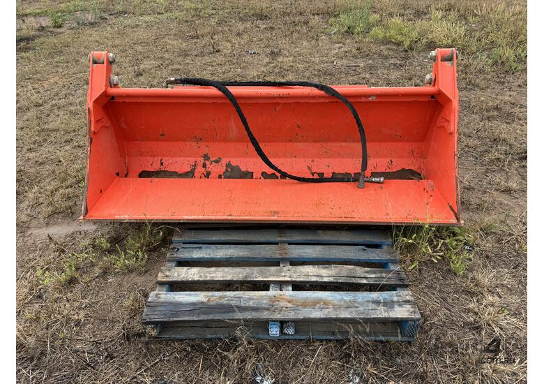 Used Kubota Kubota 4 in 1 78 Inch Bucket Skid Steer Buckets in , - Listed on Machines4u