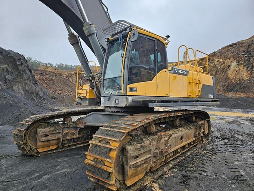 Used 2017 Volvo EC750DL Excavator (988147)