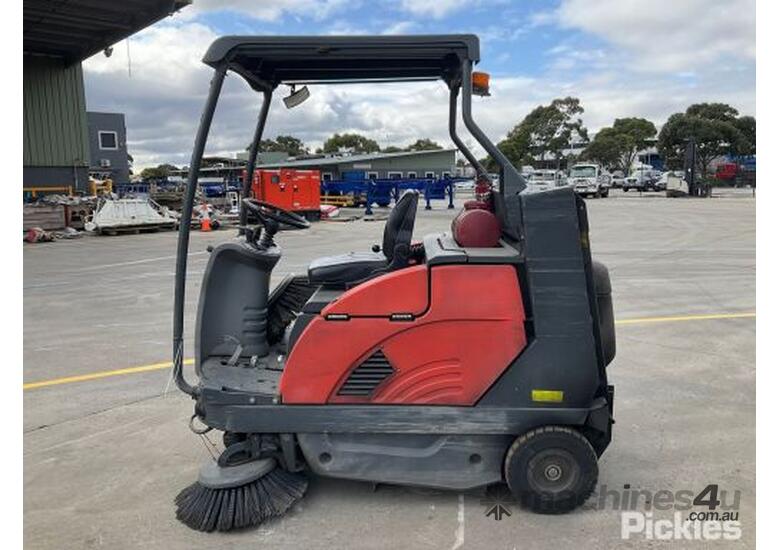 Used hako 2017 Hako Ride On Sweeper in , - Listed on Machines4u