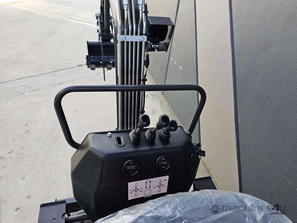 New UHI UME10P Mini Excavators (905448)