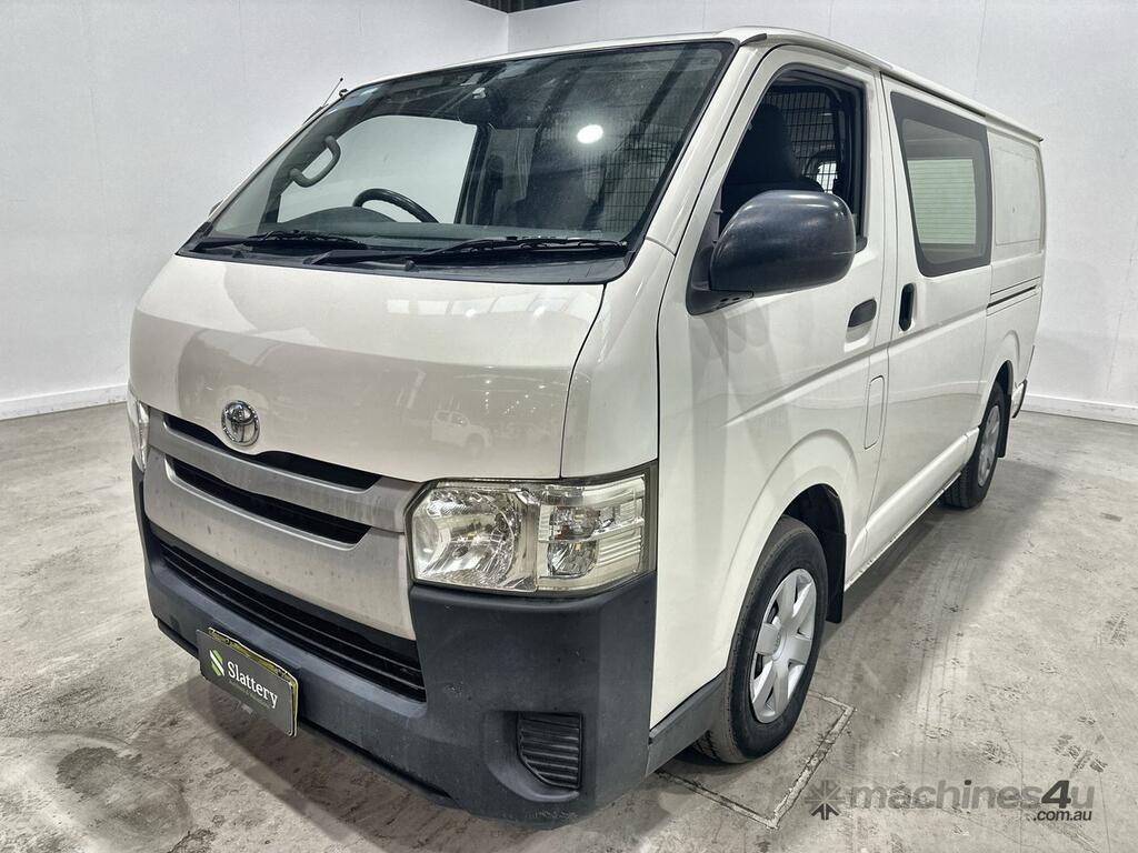 Buy Used 2018 Toyota 2018 Toyota Hiace Petrol Vans (1049449) - Listed ...