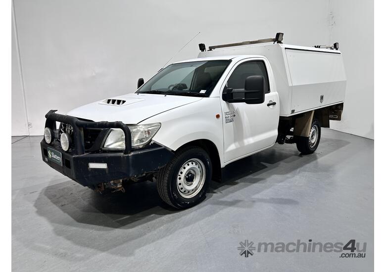 Buy Used 2015 Toyota 2015 Toyota Hilux Workmate Diesel Utes in ...
