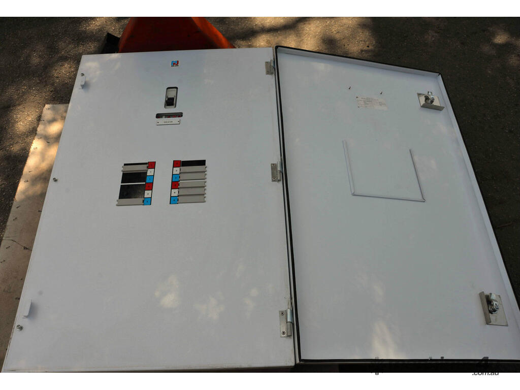 Used nilsen Electrical Switch board Distribution 200A Distribution ...