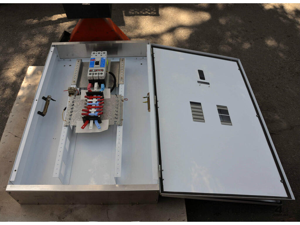 Used nilsen Electrical Switch board Distribution 200A Distribution ...