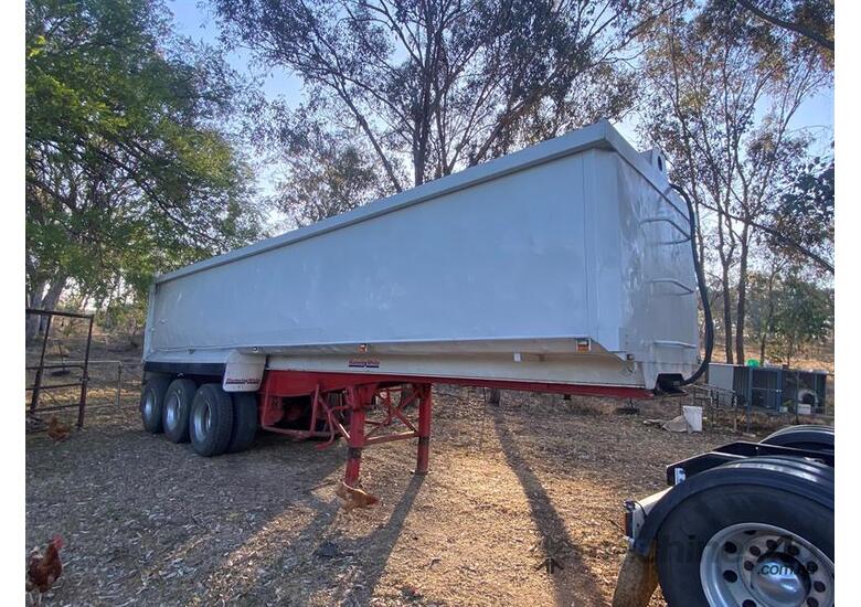 Buy Used 2008 hamelex white 2008 HAMELEX WHITE CHASSIS TIPPER Trailers ...