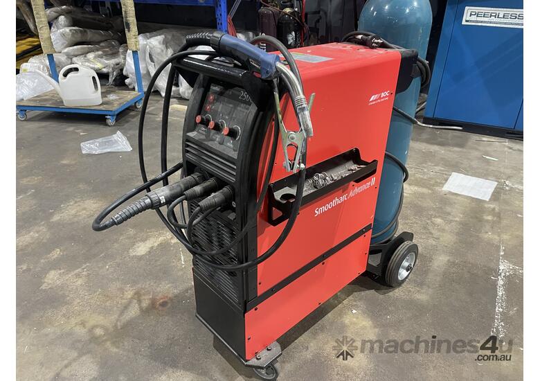 Used BOC Smootharc Advance 250C welder Welding Equipment in , - Listed ...