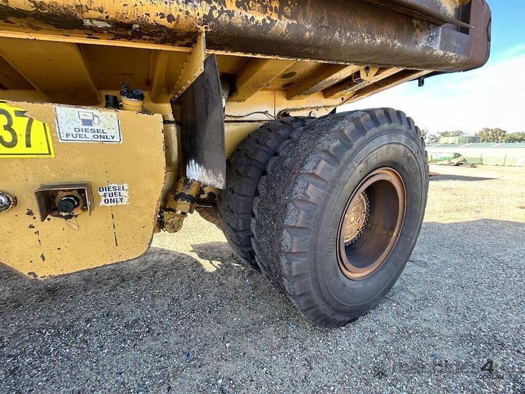 Used 2004 Caterpillar 773E Dump Trucks (1110550)