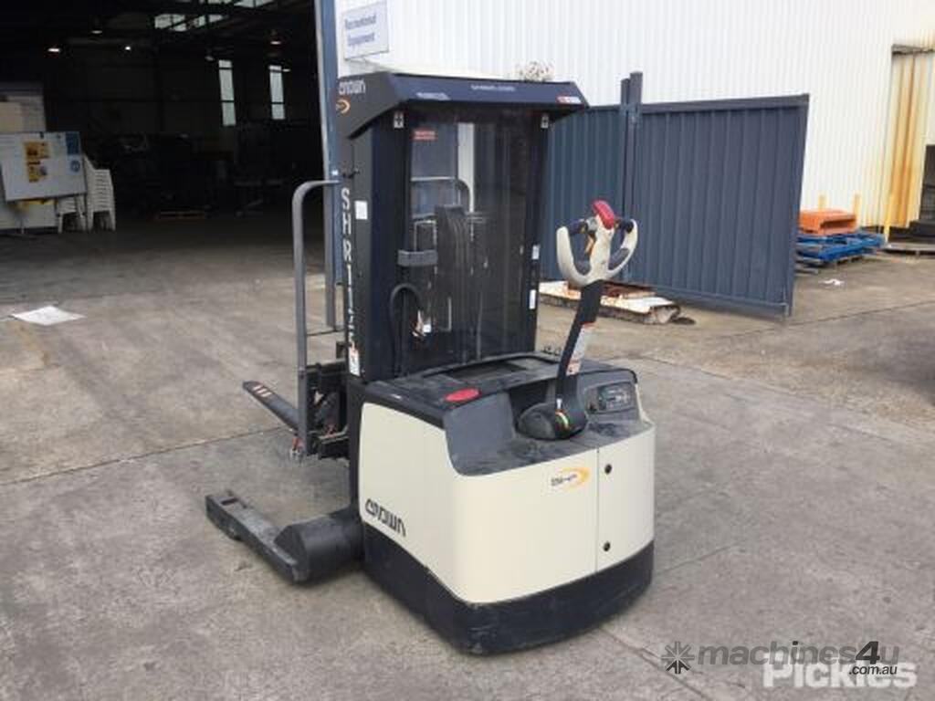 Used Crown 2018 Crown SHR5540 Walkie Stackers in , - Listed on Machines4u