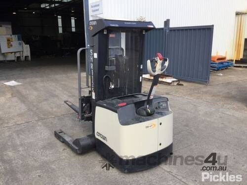 Used Crown 2018 Crown SHR5540 Walkie Stackers in , - Listed on Machines4u