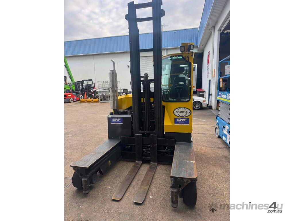 Used 2017 combilift C3000 Side Loader Forklift (1113251)
