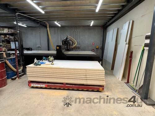 Used 2007 CNC-TECH CNC Tekcel Router machine- for cabinets and signage ...