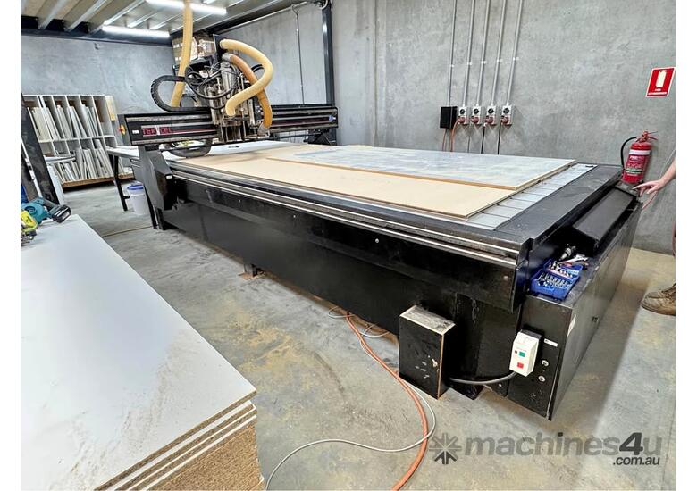 Used 2007 CNC-TECH CNC Tekcel Router machine- for cabinets and signage ...