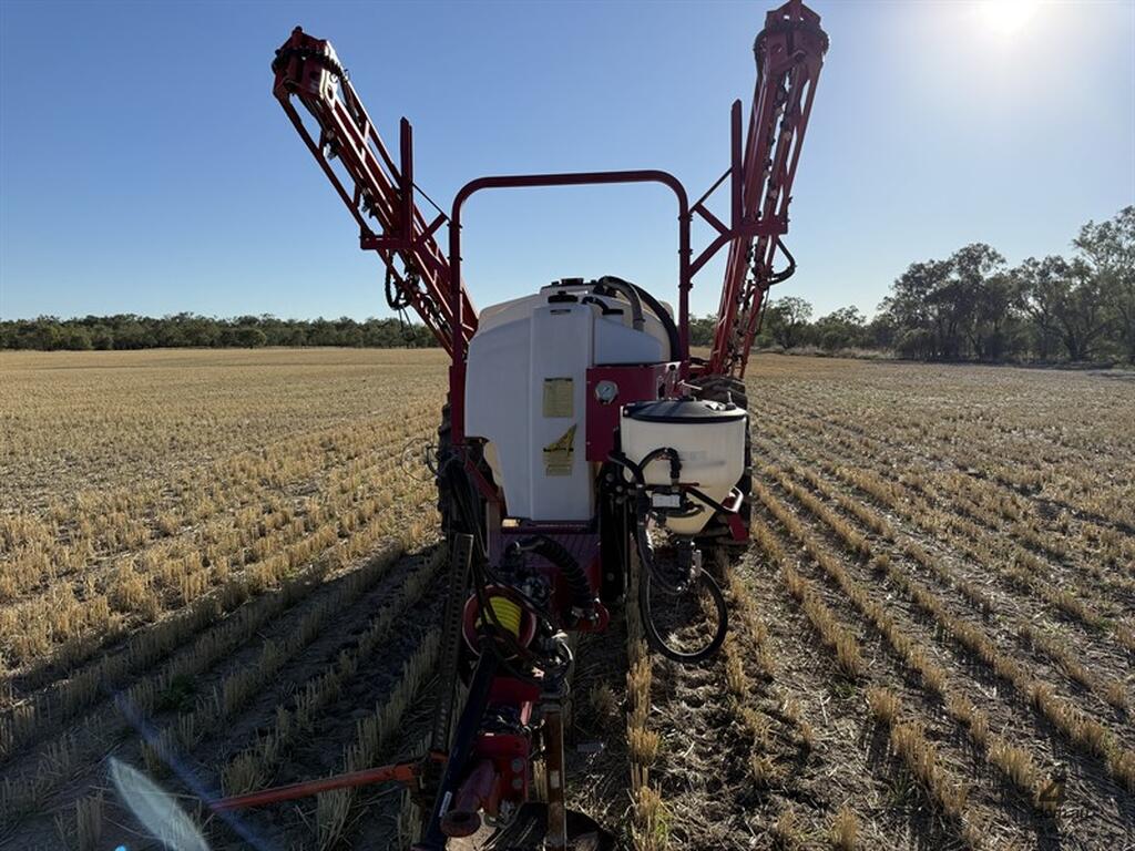 Used croplands CROPLANDS PINTO 3000 SPRAYING Serial Number BT302 (1199752)