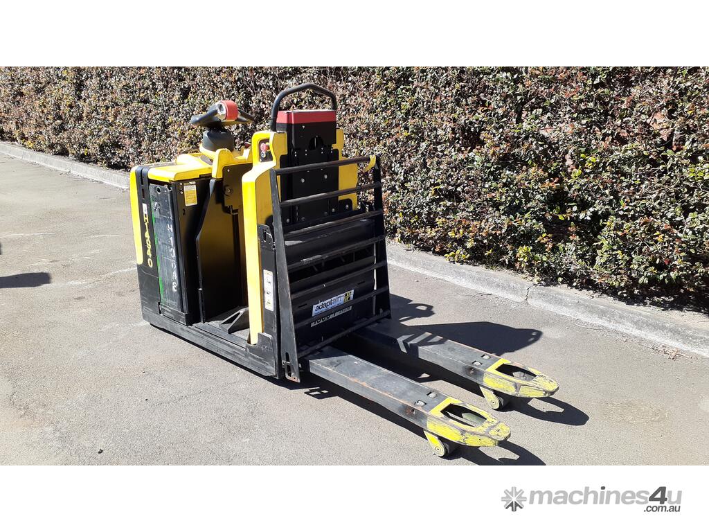 Used 2016 hyster LO2 0 Stock Pickers (830752)