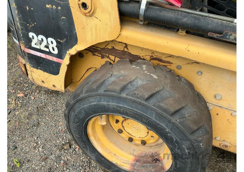 Used 2002 Caterpillar 228 Skid Steer Loaders (1085353) - Listed on Machines4u