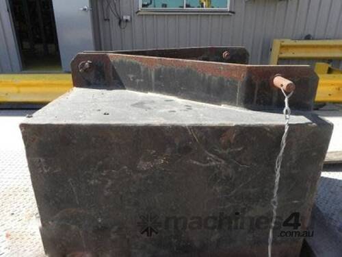 Used custom made Custom Counterweight 3point linkage Custom ...