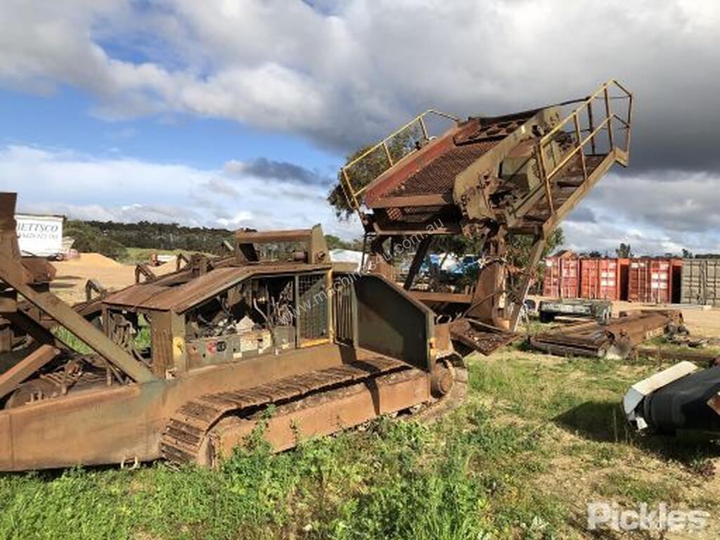 Buy Used powerscreen 2004 Powerscreen Box Trailer in , - Listed on ...