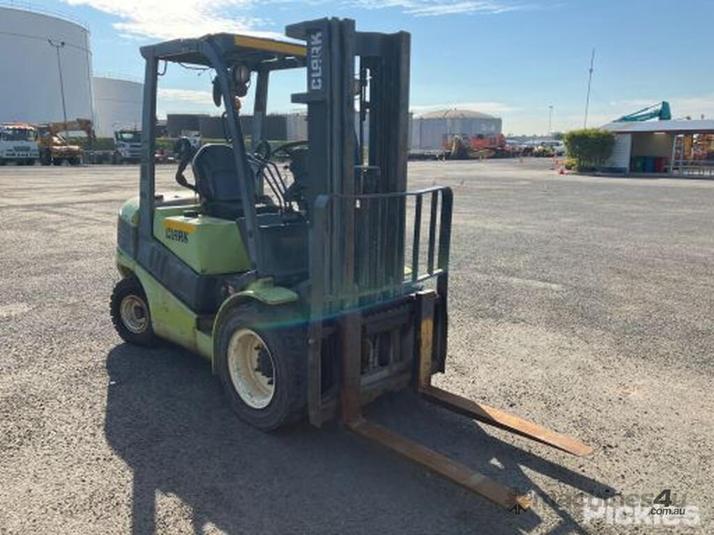 Used 2003 clark C30D Counterbalance Forklift in , - Listed on Machines4u