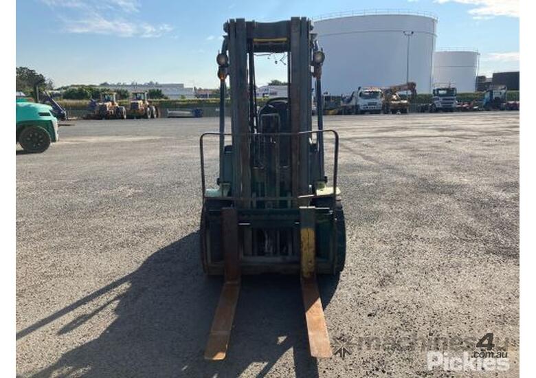 Used 2003 clark C30D Counterbalance Forklift in , - Listed on Machines4u