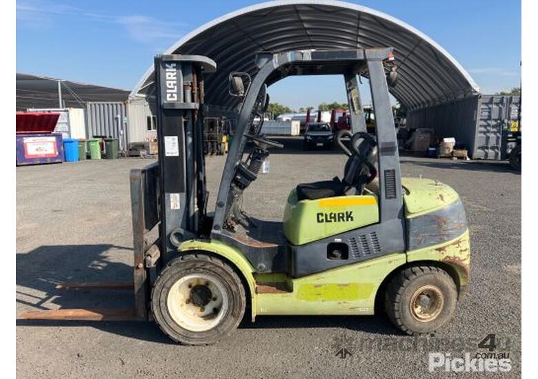 Used 2003 clark C30D Counterbalance Forklift in , - Listed on Machines4u