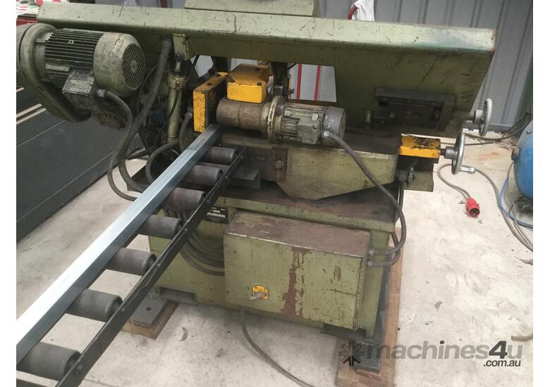 Used Startrite 600 Startrite 600 Automatic cutting bandsaw Automatic ...