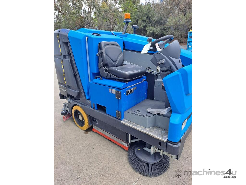 Used 2021 Conquest Industrial CC1200 Diesel Ride On Sweeper Scrubber ...