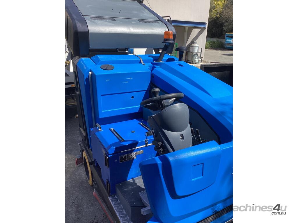 Used 2021 Conquest Industrial CC1200 Diesel Ride On Sweeper Scrubber ...