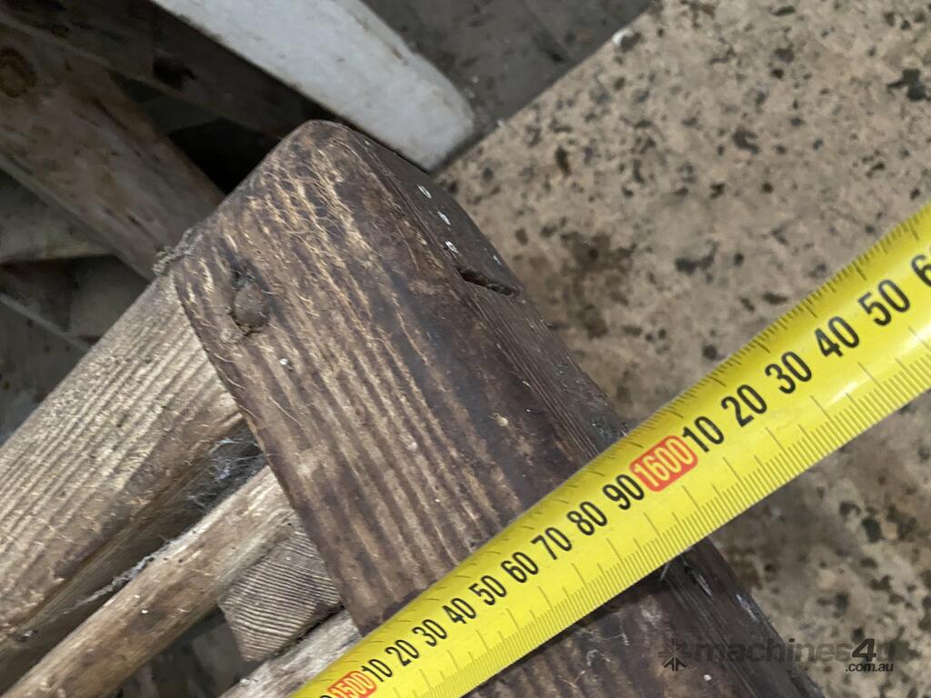 Used Table Unreserved (1197054)