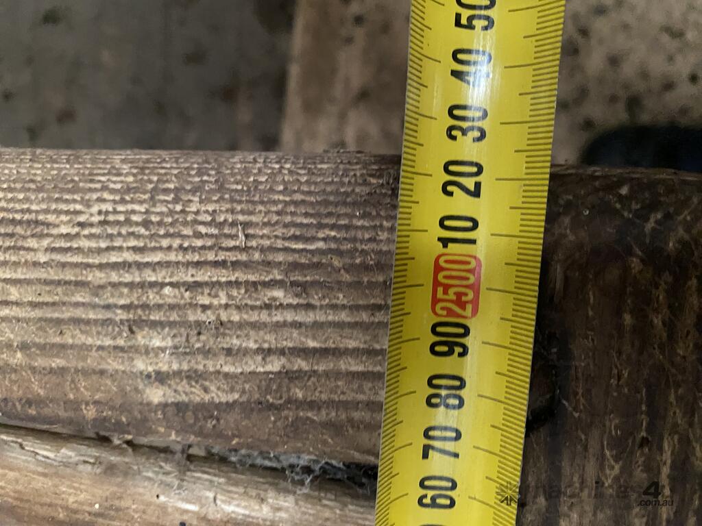 Used Table Unreserved (1197054)