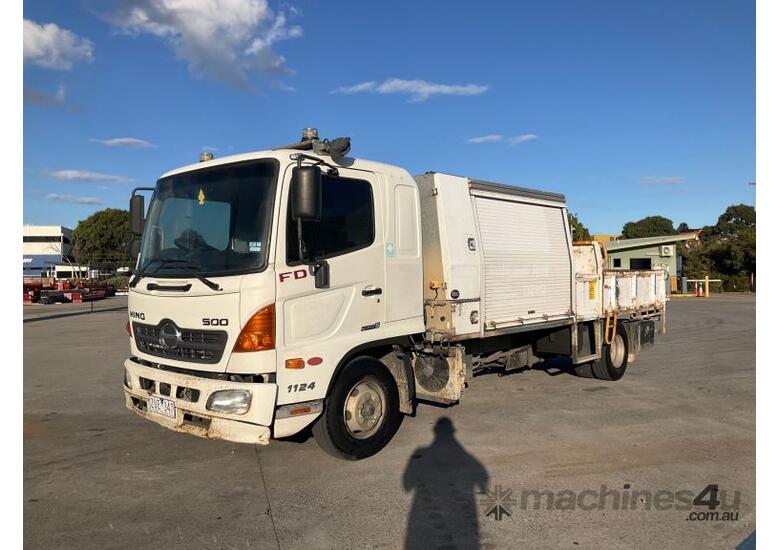 Buy Used 2013 Hino 2013 Hino FD500 1124 Service Body with Tipping Tray ...