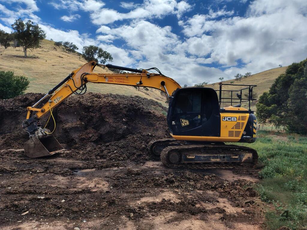 Used 2014 jcb JS130 Excavator (1098055)