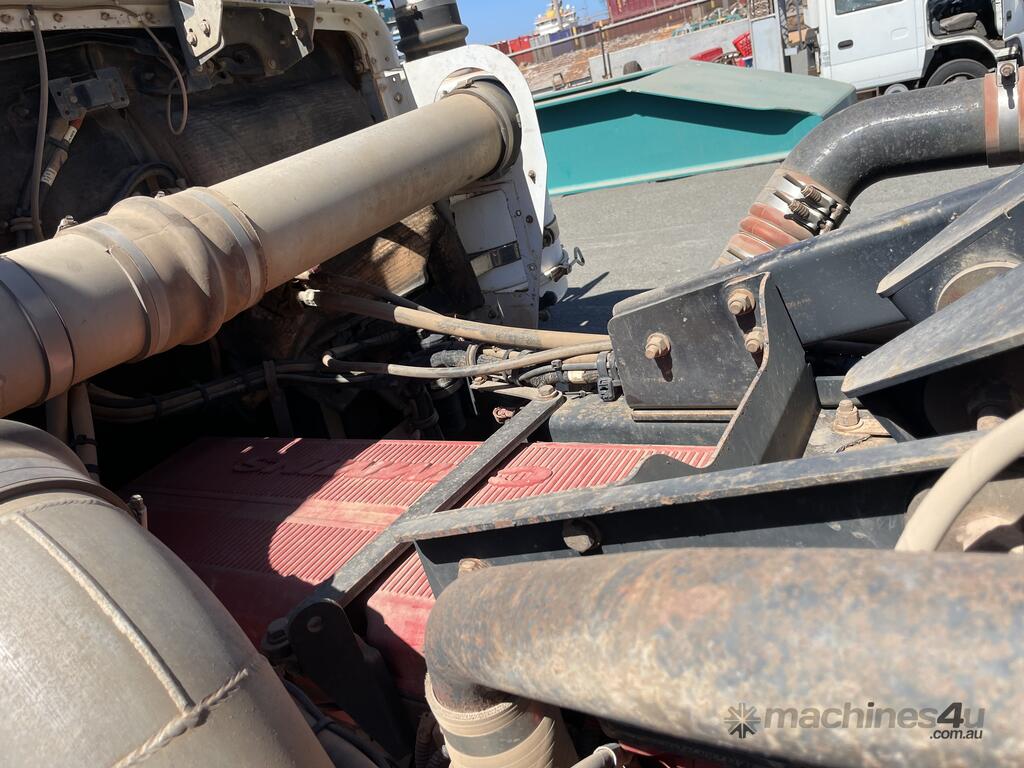 Buy Used 2010 Kenworth T658 Day Cab Trucks (1195155)