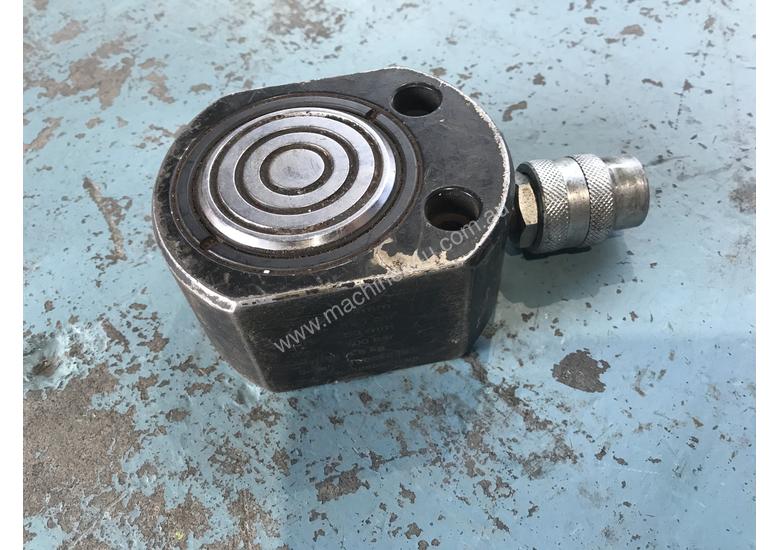 Used durapac Durapac 30 Ton Hydraulic Ram Porta Power Compact Low ...