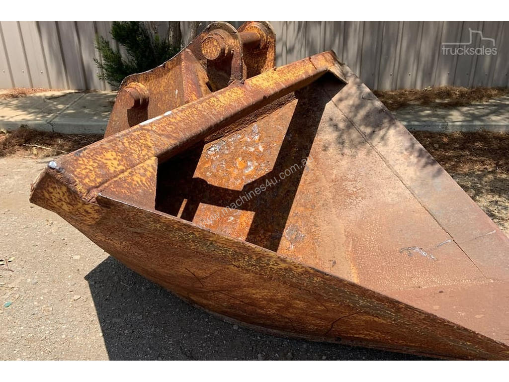 Used Custom Custom 2200 trenching bucket Trencher Attachments Trenchers ...