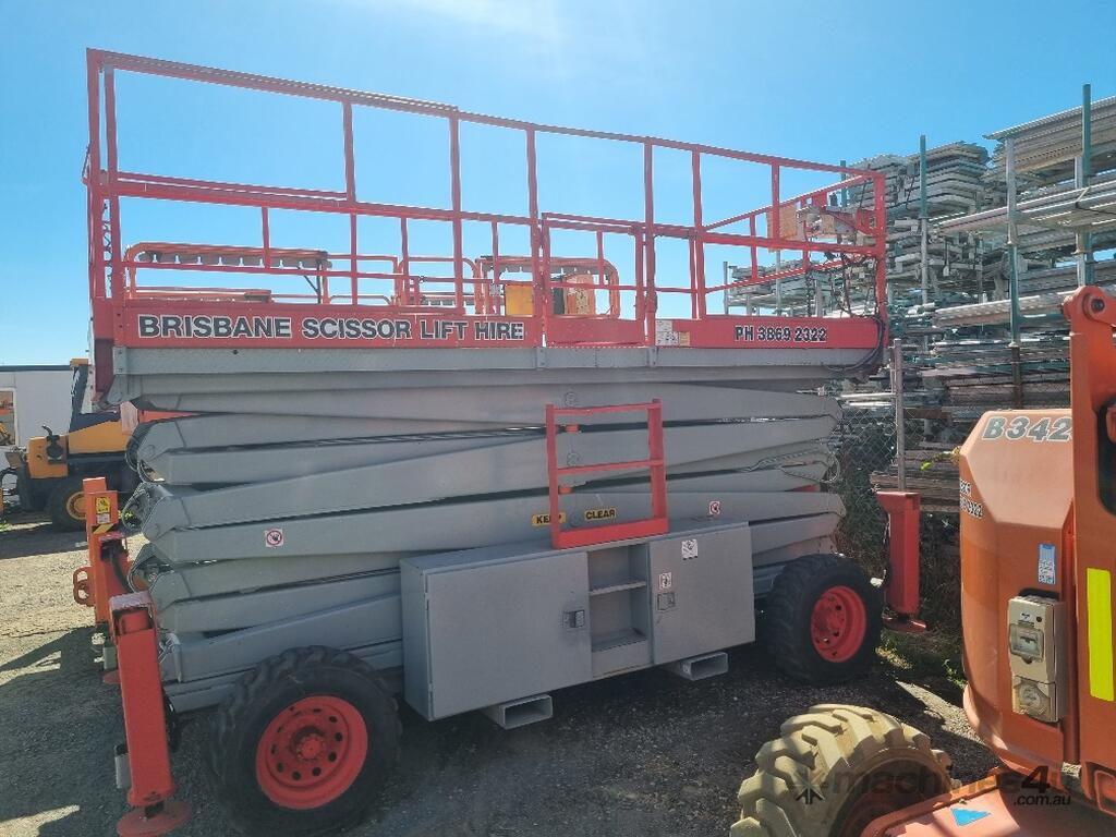 Used 2011 skyjack SJ9250 Rough Terrain Scissor Lift (868355)