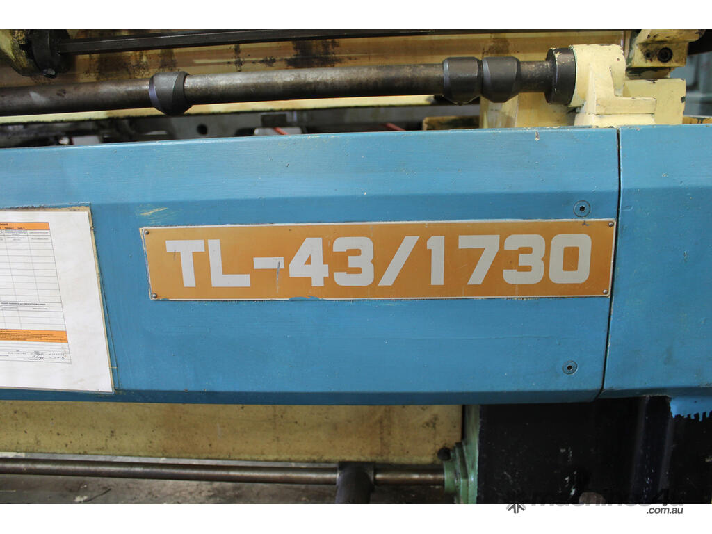 Used 1990 toolmaster TL 43 x 1730 Gap Bed Lathes (906855)