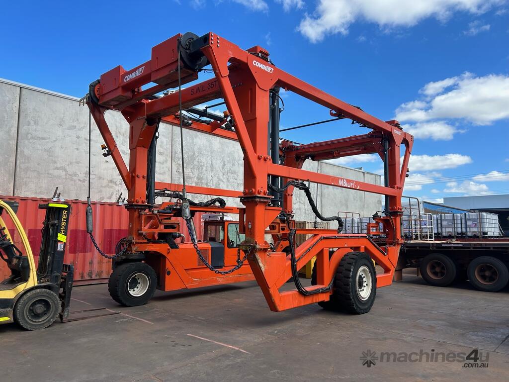 Used 2018 combilift SC3T Straddle Carrier (933355)