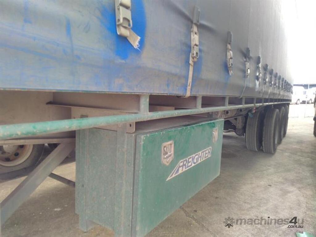 Buy Used maxi trans Maxitrans Freighter Tautliner Trailer in EAGLE FARM, QLD