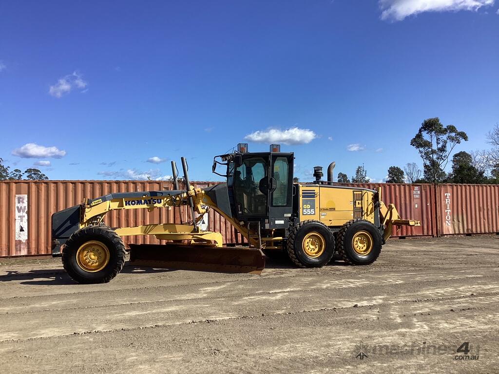 Used 2010 komatsu GD555-5 Grader (1030456)