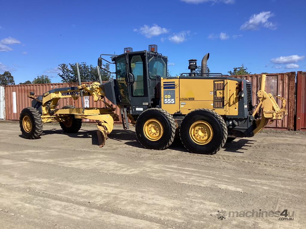 Used 2010 komatsu GD555-5 Grader (1030456)