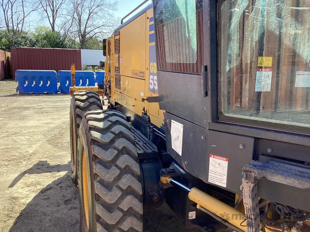 Used 2010 komatsu GD555-5 Grader (1030456)