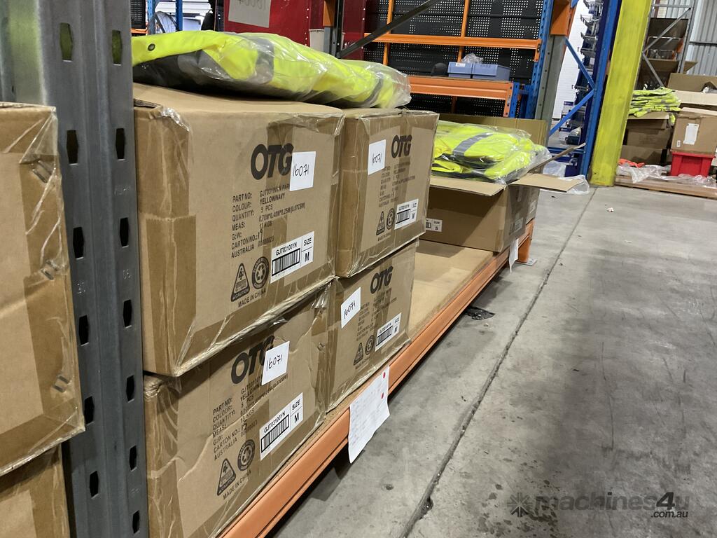 Used 4x Boxes OTG 4 in 1 Jackets (1098656)