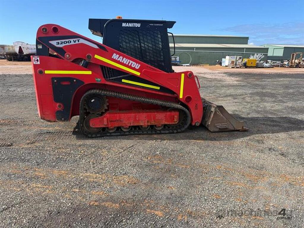 Used manitou Manitou 3200VT Tracked SkidSteers (1121556) - Listed on ...
